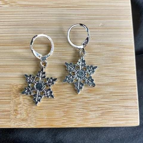 Buy Cute Silver Mini Snowflake Huggies– Oralia India