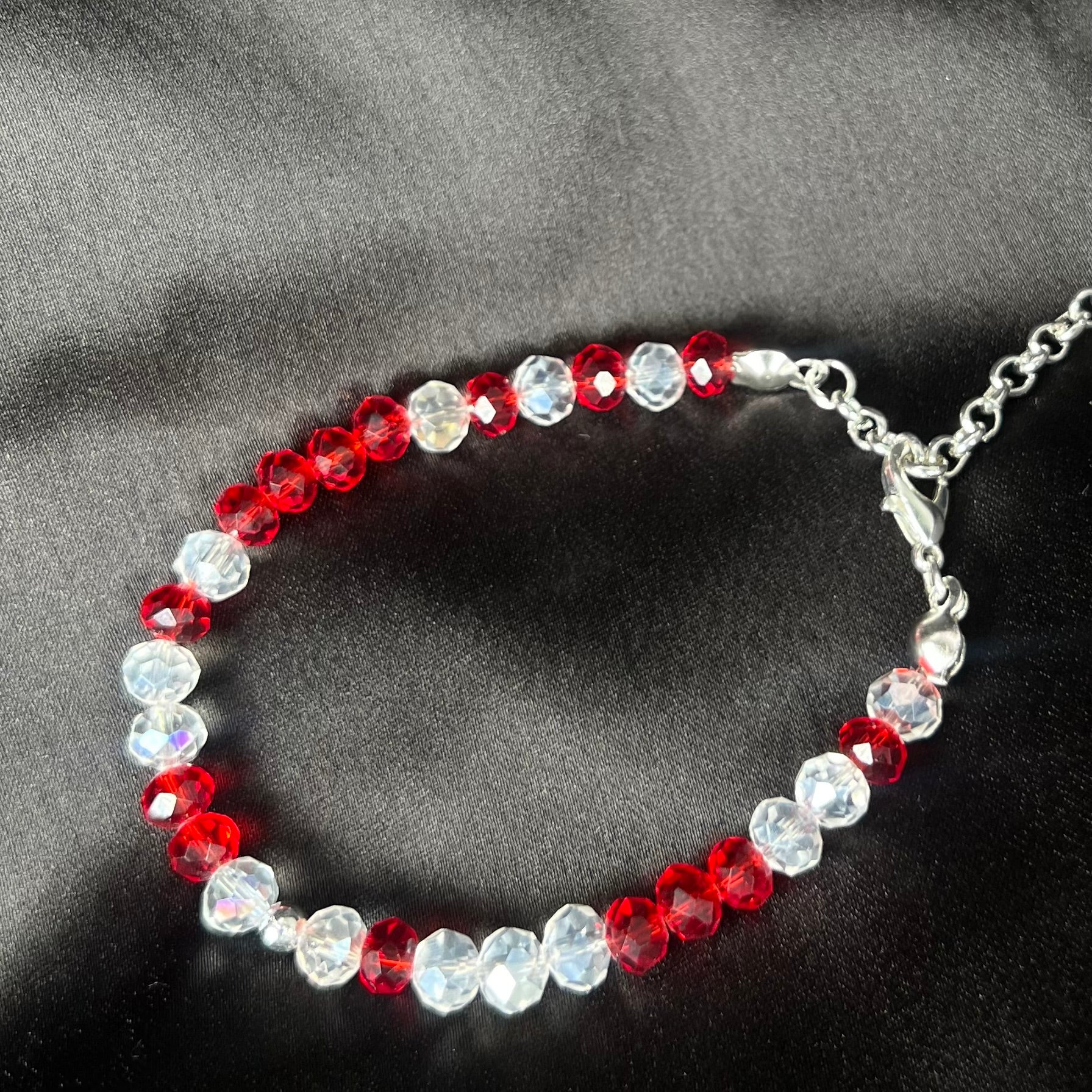 Affordable Red White Crystal Glass Beads Bracelet– Oralia India