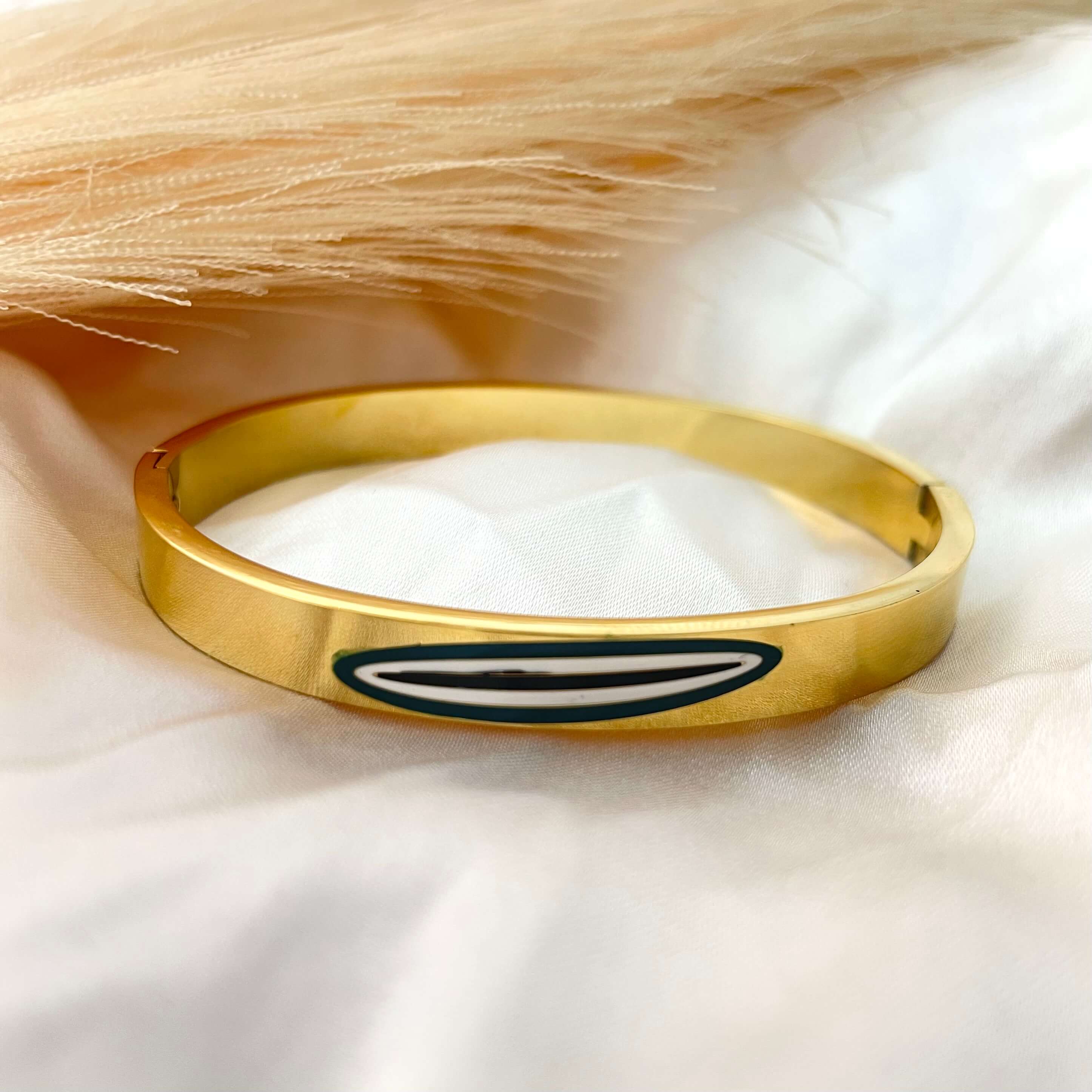 Buy Oralia Premium Bracelet stylish, elegant, and everyday - At Best Price– Oralia India